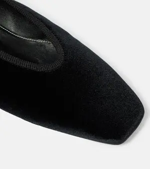 TOTEME Minimalist Velvet Ballet Flats - Black