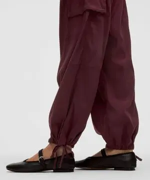 Lululemon Lightweight Adjustable Mid-rise Cargo Pant