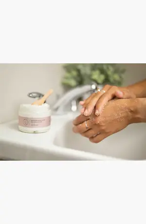 LIZUSH Natural Body Scrub