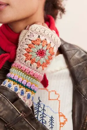 FRENCH KNOT So Woodstock Handwarmers - Pink