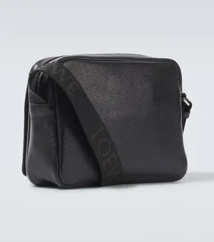 Loewe Pebble Medium Leather Shoulder Bag - Black