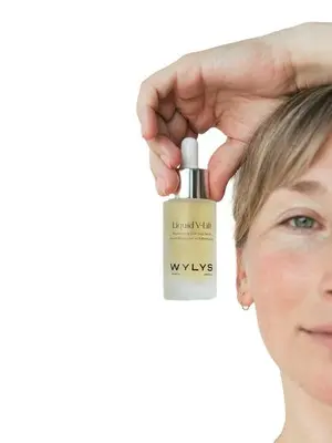 WYLYS Liquid V-lift