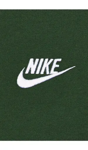 Nike Nsw Club Tee In Green
