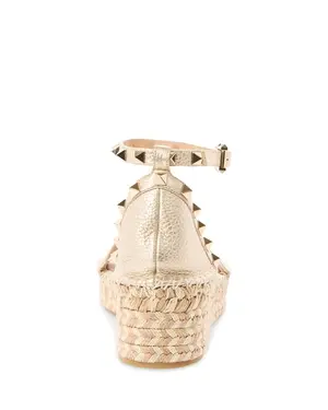 Valentino Garavani Rockstud Flatform Espadrille Sandals - Platinum