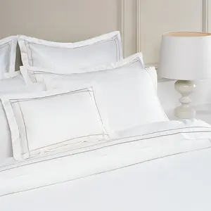 AMALIA HOME COLLECTION Dalila Sateen Duvet Cover, King - White/silver