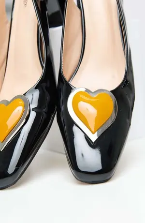 Unique Vintage Heart Leatherette Slingback Heels - Orange