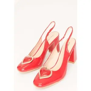 Unique Vintage Heart Leatherette Slingback Heels - Red