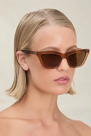Devon Windsor Boston Sunglasses - Brown