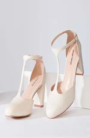 Unique Vintage Leatherette Astaire Pumps - Beige