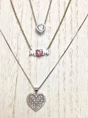 DLORIA Hollywood Sensation Mom Pendant Necklace