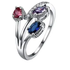 DLORIA Hollywood Sensation Flower Ring With Cubic Zirconia - Silver