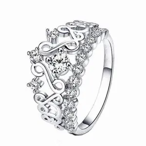 DLORIA Hollywood Sensation Princess Crown Ring With Zirconia - Silver