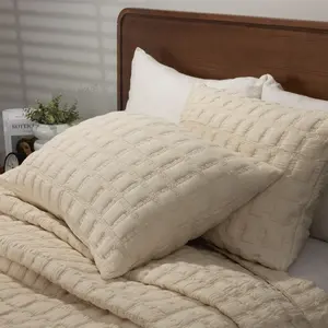 AMITY HOME Claudia Quilt, Queen