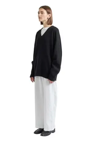 Almina Concept Wool V-neck Sweater - Black