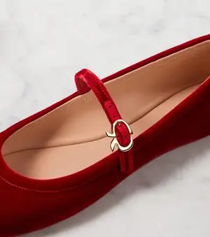 GIANVITO ROSSI Carla Velvet Mary Jane Flats - Red
