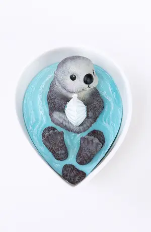 SOUTHLAKE GIFTS Sea Otter Candle - White