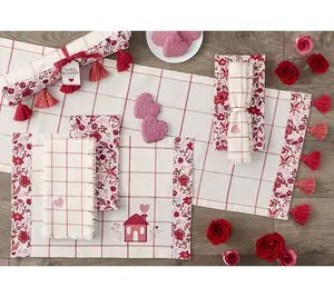 DESIGN IMPORTS Darling Windowpane Table Runner