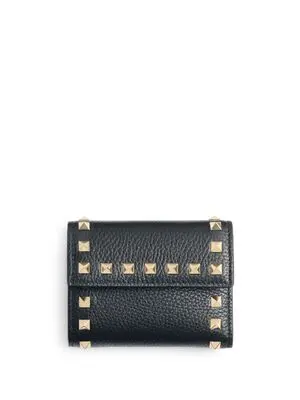Valentino Garavani Rockstud Trifold Wallet In Grainy Calfskin - Black