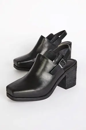 Intentionally Blank Honcho Heels - Black