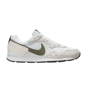 Nike Venture Runner - White