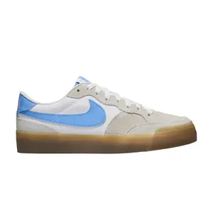 Nike Wmns Zoom Pogo Plus Sb Sneakers - White