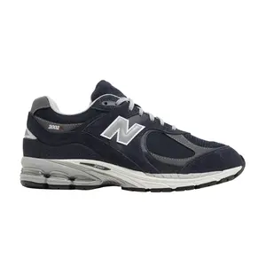 NEW BALANCE 2002r Gore-tex Sneakers