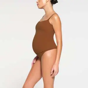 SKIMS Fits Everybody Maternity Nursing Tank - Bronze