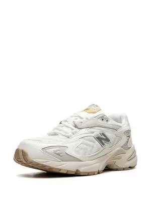 NEW BALANCE 725v1 Sneakers - White