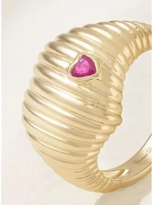 Yvonne Léon Chevaliere Berlingot 9-karat Ruby Signet Ring