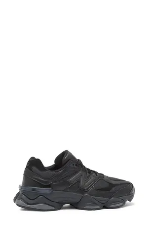 NEW BALANCE Gender Inclusive 9060 Sneaker