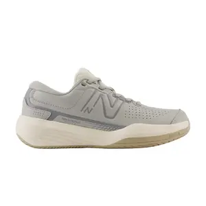 NEW BALANCE 696v5 Wide Sneakers