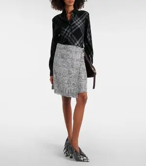 Burberry Sweep 100 Fringed Wool Pumps