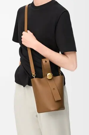 Loewe Pebble Mini Bucket Bag - Oak