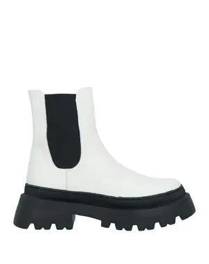O.X.S. Leather Ankle Boots