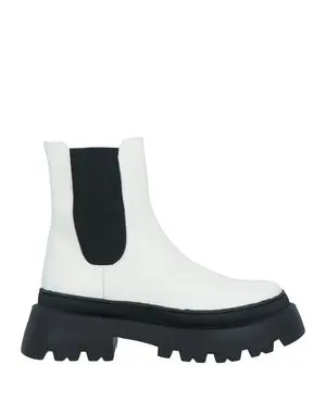 O.X.S. Leather Ankle Boots