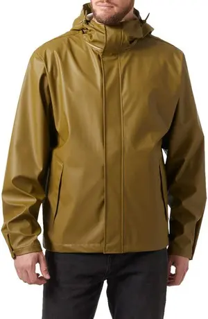 Helly Hansen Rain Coats For Men