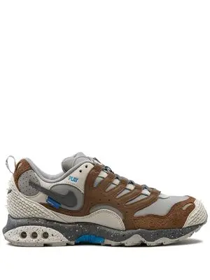 Nike X Undefeated Air Terra Humara Sneakers - White