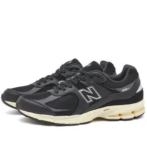 NEW BALANCE M2002rib Sneakers