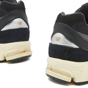 NEW BALANCE M2002rib Sneakers