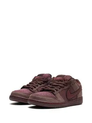Nike Sb Dunk Low City Of Love Sneakers - Red
