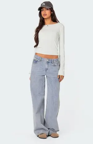 EDIKTED Maddison Long Sleeve Crop T-shirt