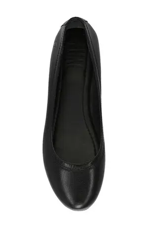 THE FRYE COMPANY Carson Ballet Flat - Black