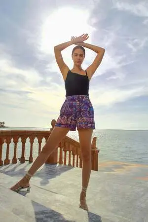 MARIE OLIVER Monte Short