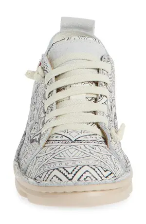 ON FOOT Baltimore Low-top Sneakers - Mandala