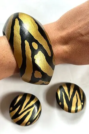 CHERRY 1990s Tiger Painted Wood Bracelet & Earring Set