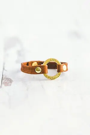 GIVING BRACELETS I Am Abundant Mantra Bracelet - Rustic Brown