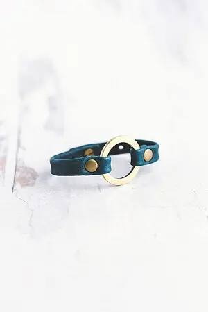 GIVING BRACELETS Antique Brass Grounding Leather Bracelet - Blue Spruce