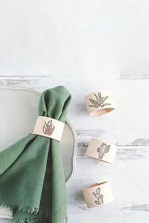 GIVING BRACELETS Giving Bracelets Leather Napkin Ring Succulent Print Set Tan