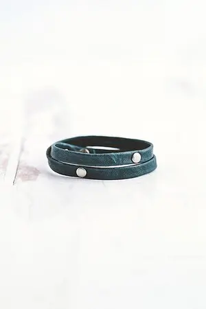 GIVING BRACELETS GIVING BRACELETS Wrap Bracelet Blue
