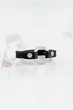 GIVING BRACELETS I Am Peace Mantra Bracelet - Black